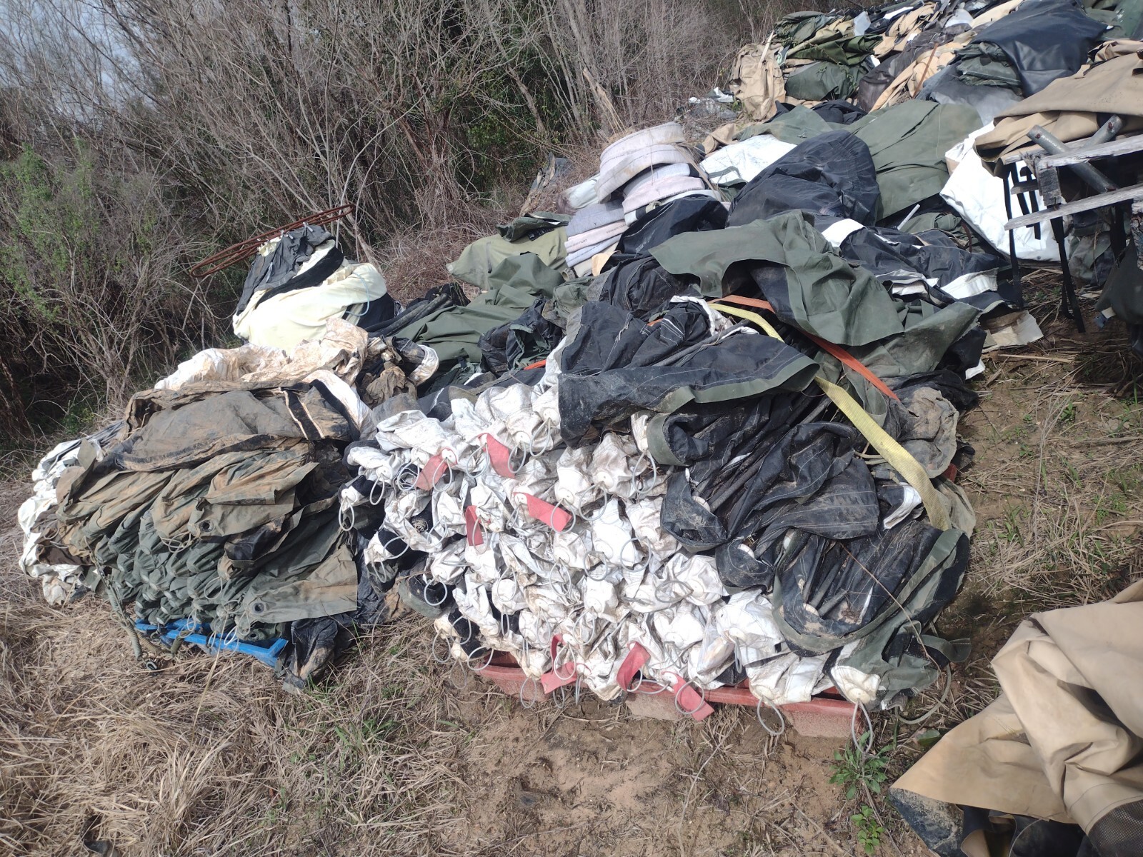 Lot of 40+ BIG US Military Tent Shelters Drash Base-X Utilis Airbeam GP ...