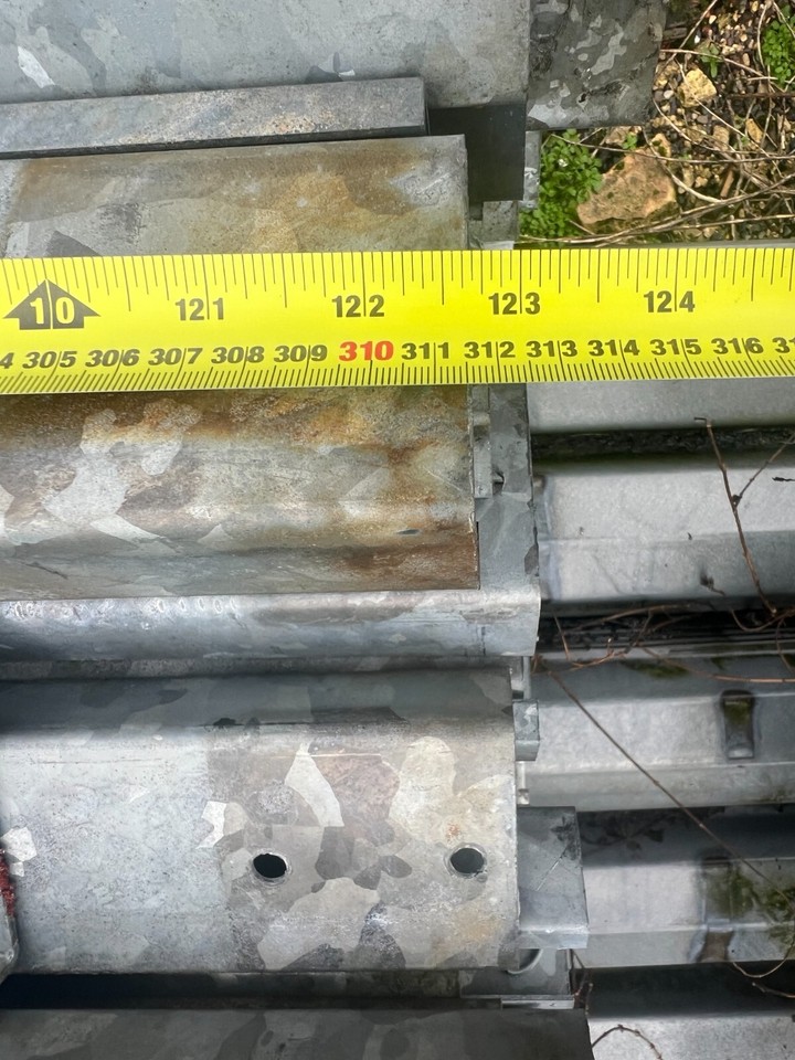 1 PIECE OF GALVANISED CHANNEL - BOX SECTION approx 81X41 X 3115 LONG ...