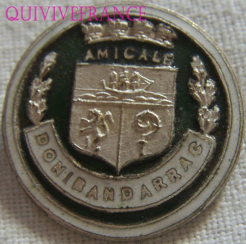 BG12448 - Badge Basque Amicale Donibandarrak - Saint Jean De Luz | eBay