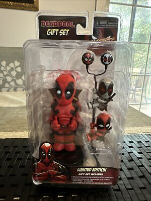 NECA Marvel Deadpool Limited Edition Set Action Figure with Earbuds ...
