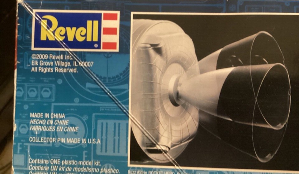 NEW Sealed Buzz Aldrin Revell Apollo Spacecraft Model Kit 1/32 ...