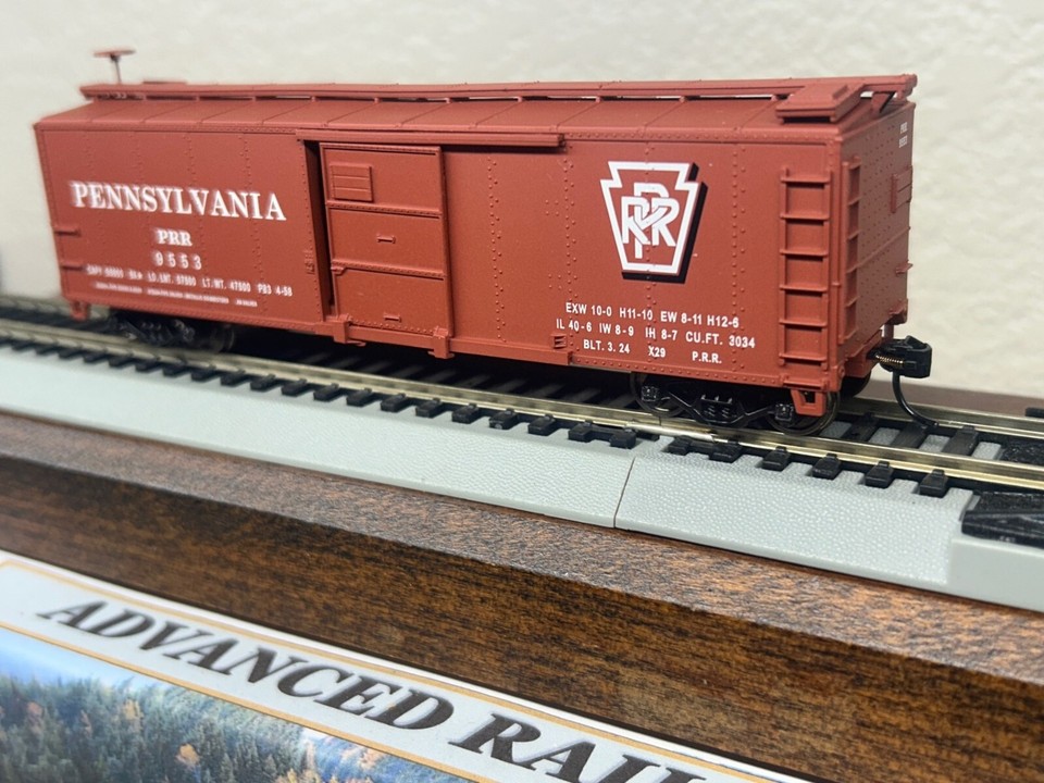 PENNSYLVANIA 40 ft X-29 EXPRESS BOX CAR- KEYSTONE/PRR HO SCALE " GOLD ...