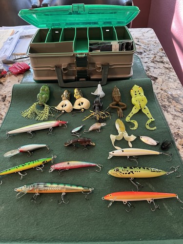 Plano Medium 2 Sided Tackle Box Medium with Mult Lures For Large ...