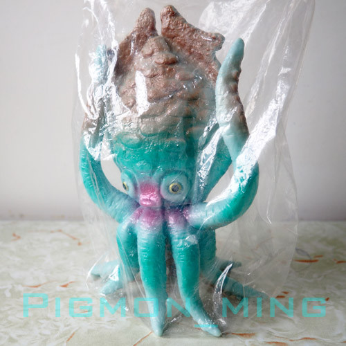 TOHO 2005 M1 Bullmark Standard Scale Godzilla Vinyl Figure Gezora 1970 ...