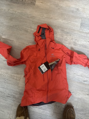 Arc'teryx Alpha SV Women’s Medium Aurora New with Tags | eBay