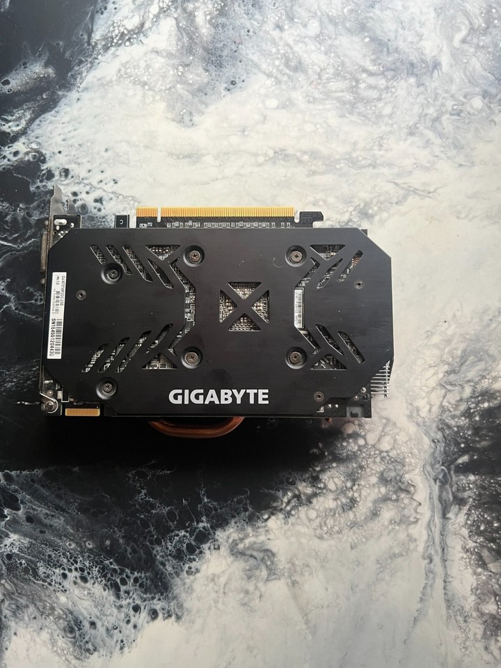 GIGABYTE WindForce OC Edition Radeon R7 370 2048MB GDDR5 GV-R737WF2OC ...