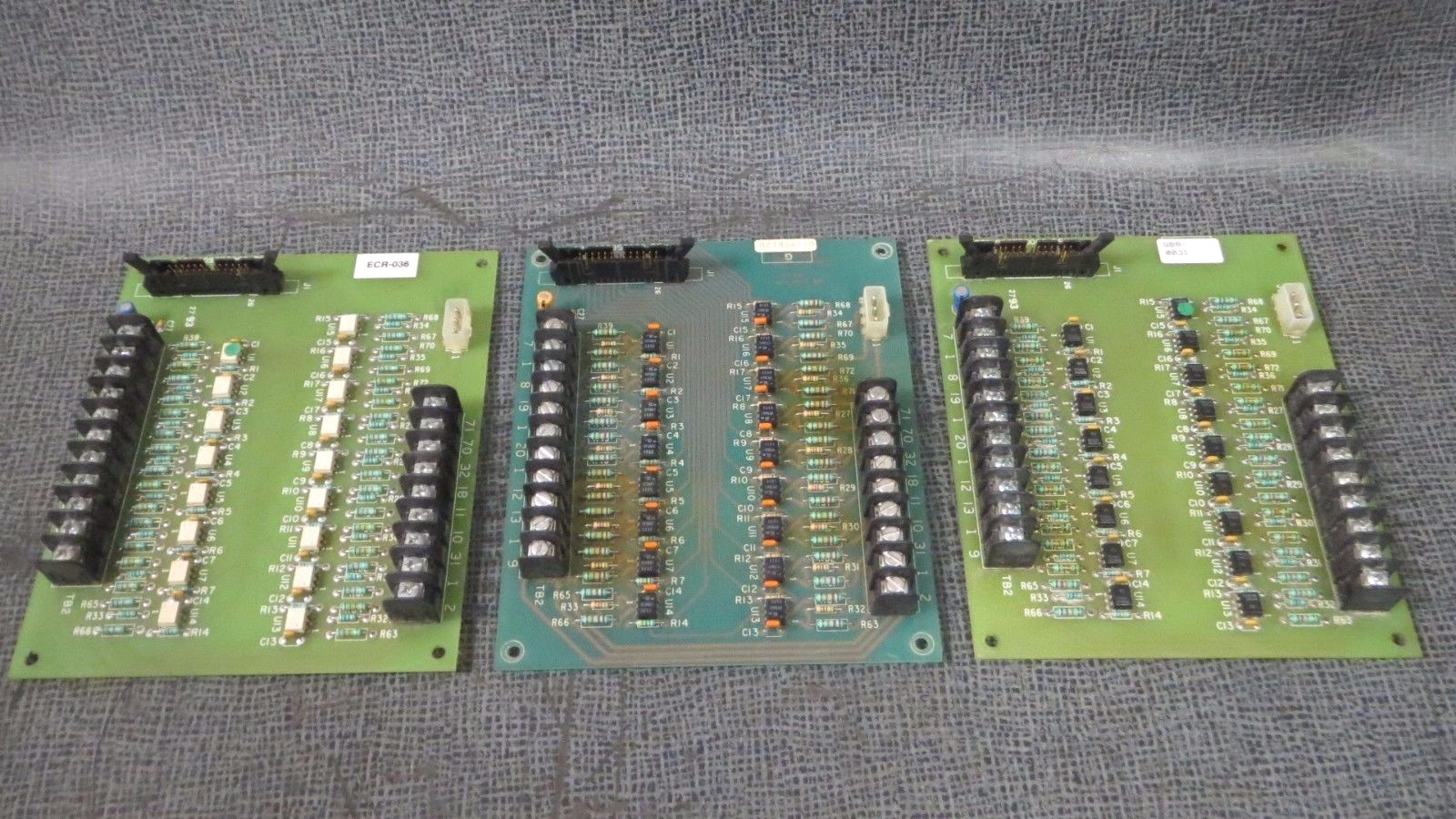 (1) YORK CHILLER INTERFACE CIRCUIT BOARD 031-00935D000 ** INCLUDES ...