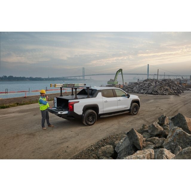 2024-2026 Chevrolet Silverado EV Telescoping Truck Rack System 19434883 ...
