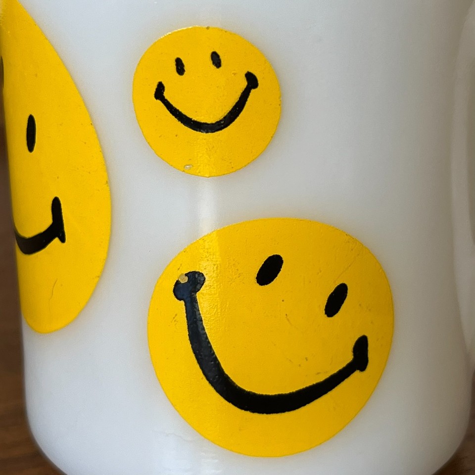 Vintage Milk Glass Yellow Smiley Face Mug Retro Happy Coffee Cup ...