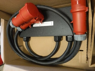 Vertiv Geist Power Distribution Unit (PDU) 01DE030 W/ Mennekes ME530C6 ...