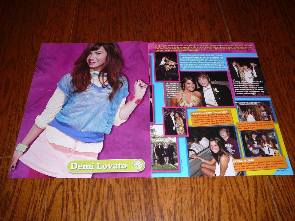 Jonas Brothers poster Nick Joe Kevin centerfold pix Demi Lovato pinup ...