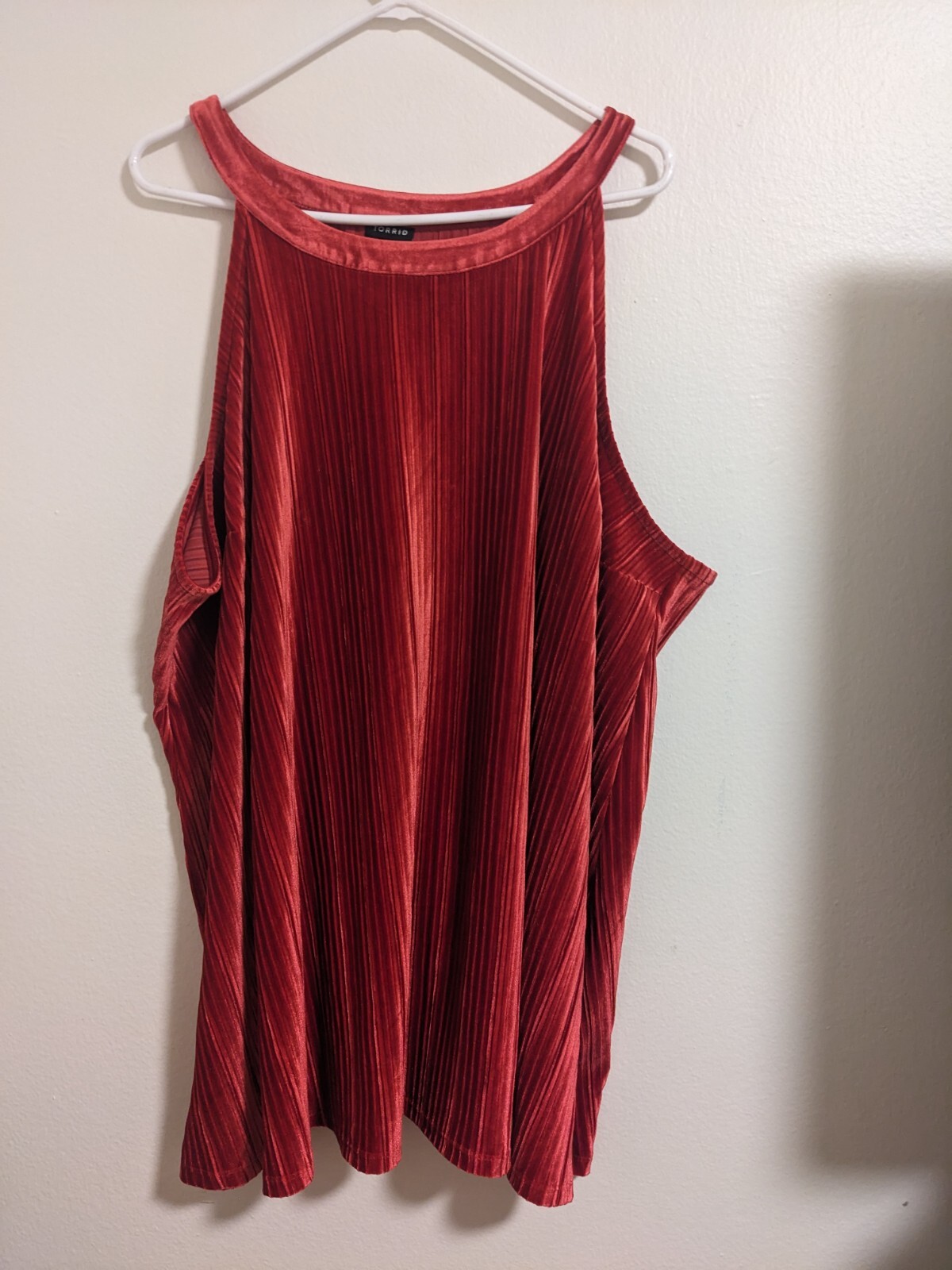 Torrid #5 Pleated Goddess Red Velvet Tank - Gem