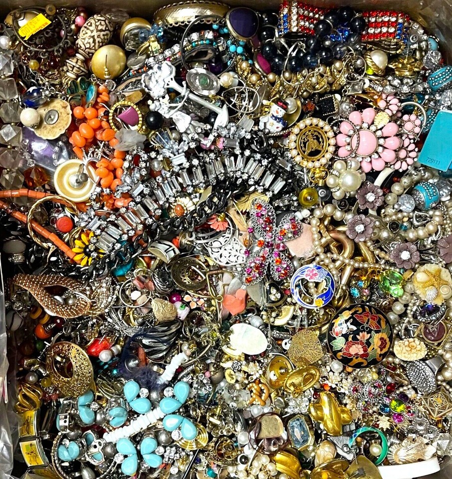 Over 1 lb Lot Vintage Now Costume JUNK Jewelry Part SCRAP Bead Crafting ...