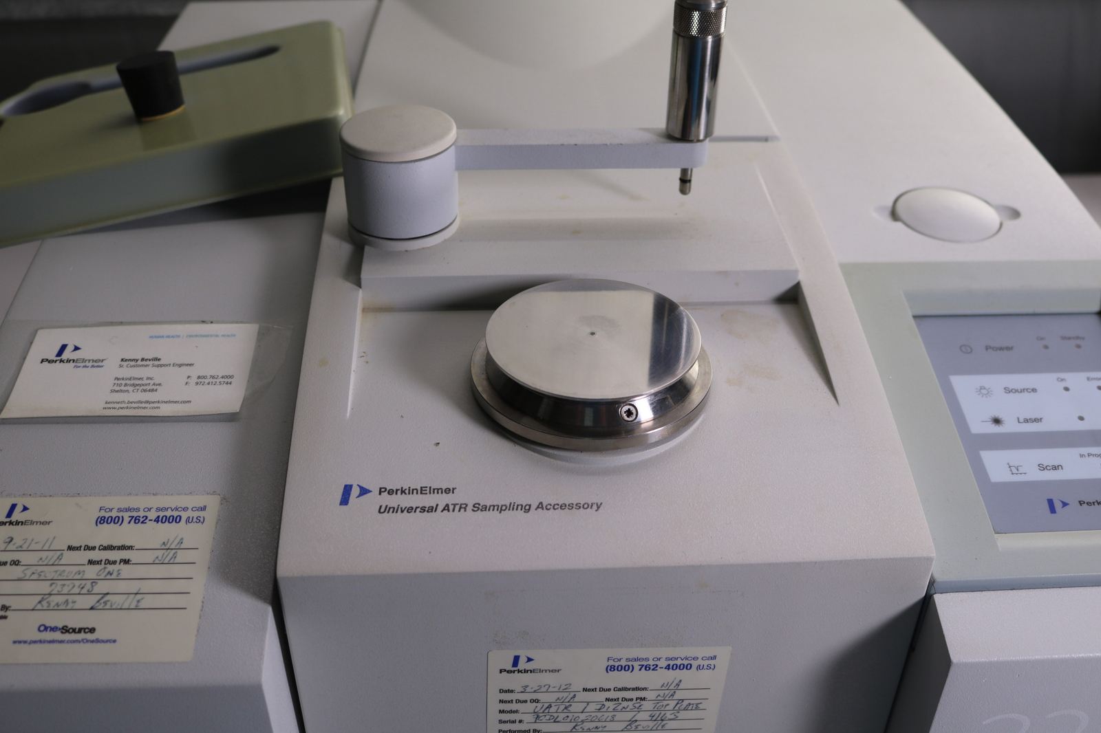 Perkin Elmer Spectrum One FT-IR Infrared Spectrometer w/ Universal ATR ...