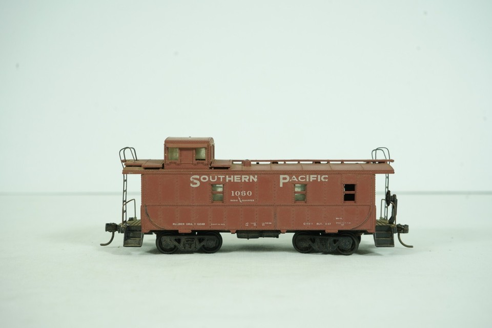 AHM Tyco Mantua HO Scale Caboose Lot 8x Chessie Conrail Silver Streak ...