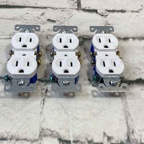 Cooper Residential White Outlet Duplex Receptacle NEMA 5-15R 15A 125V ...