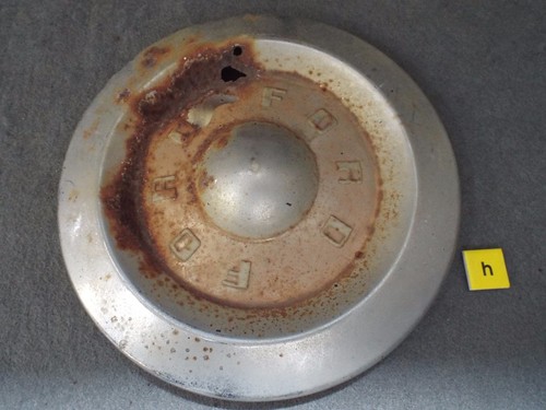 Rusty Hub Cap 1957/1958/1959 Ford Galaxie/Fairlane/Ranchero/Thunderbird ...