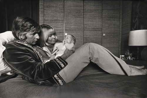 MIRJA LARSSON & GUNTHER SACHS with Christian - Original Vintage Photo ...