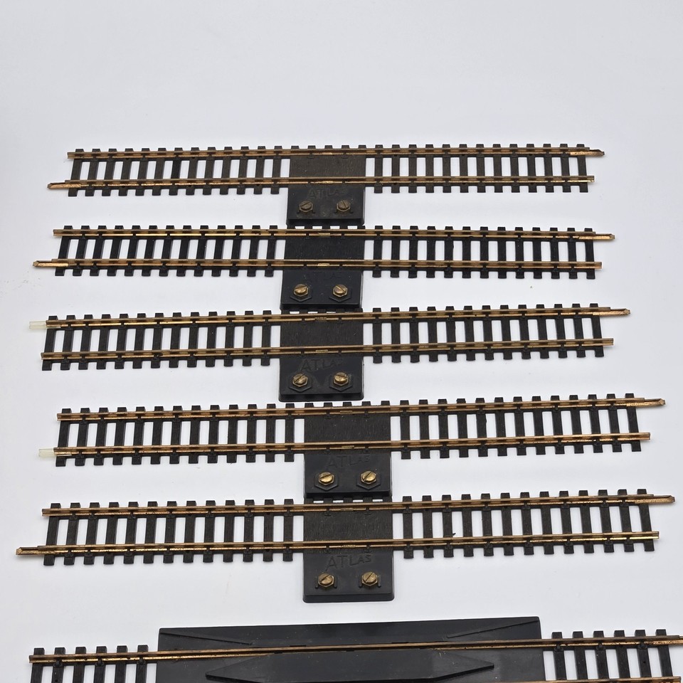 8 Pieces Atlas Ho Train Track Terminal And Rerailer Tracks W Box ...