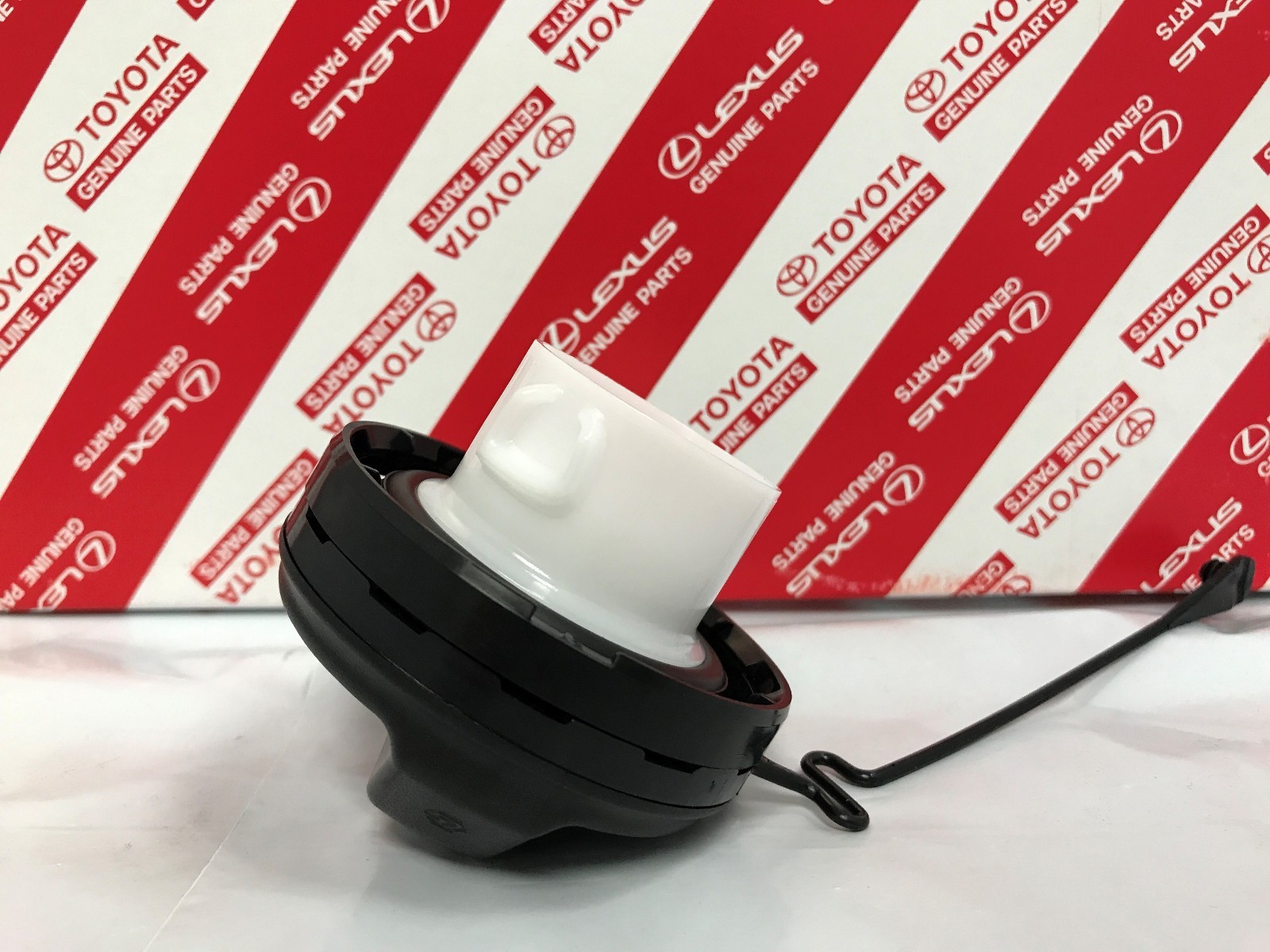 Toyota Camry (2002-2006) OEM Genuine GAS CAP 77300-33070 | eBay