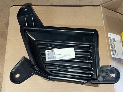 GM OEM 19-22 Silverado 1500 LD Bumper Components-Trim Cover 84219060 | eBay
