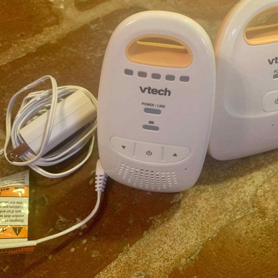 VTech Safe & Sound Digital Audio Baby Monitor DM111 VTech Baby Monitor ...
