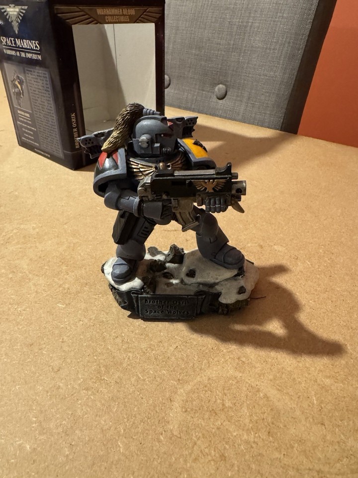Warhammer 40k Space Wolves Brother Osrik Sideshow Polystone Statue ...
