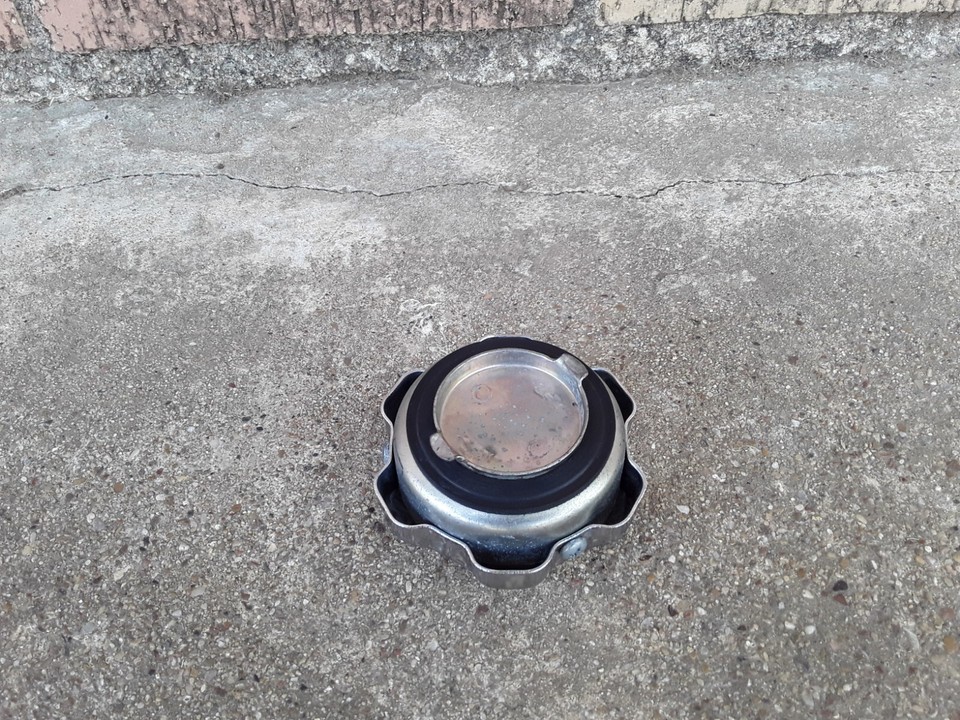 Volvo 122 1800 140 240 740 940 Chrome Oil Filler Cap - Nice! | eBay
