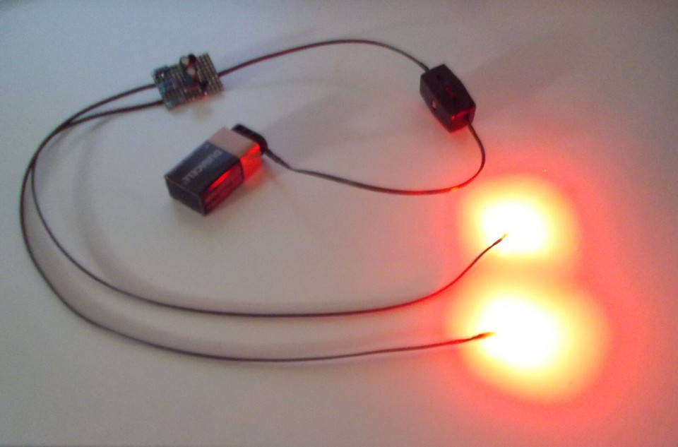 9V DC LED SLOW FLASHING RED LIGHTS & ON-OFF SWITCH - LGB G SCALE TRAIN ...