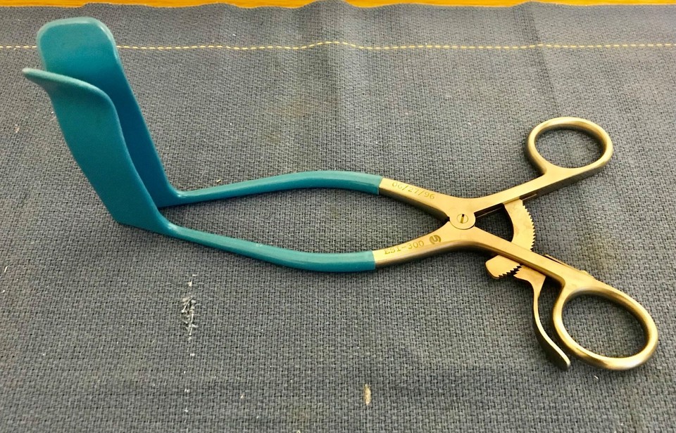 Electro Surgical Instruments ESI-300 lateral vaginal retractor. GC ...