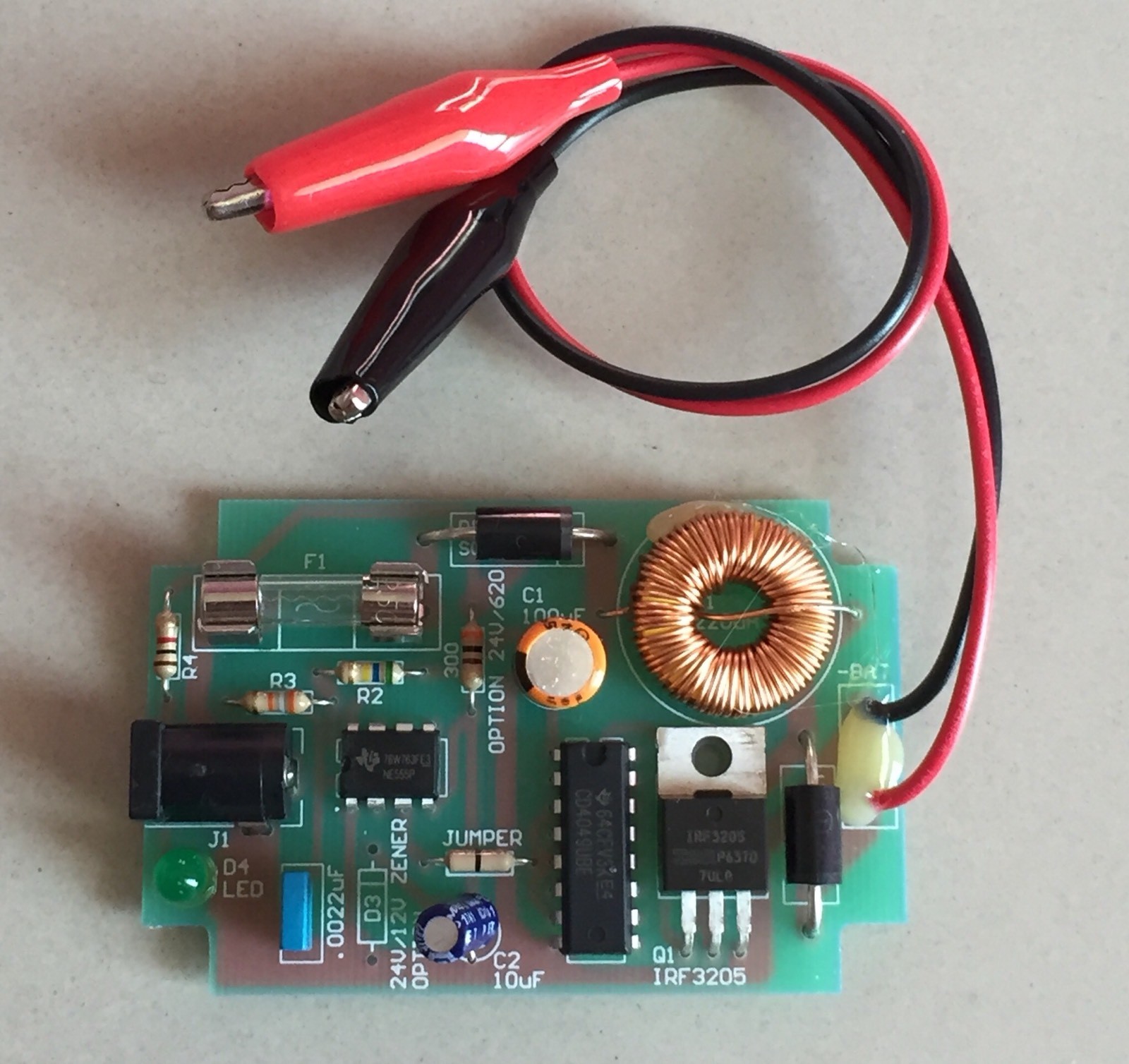 12 volts lead acid battery CHARGER DESULFATOR Regeneration 7-30 Amps ...