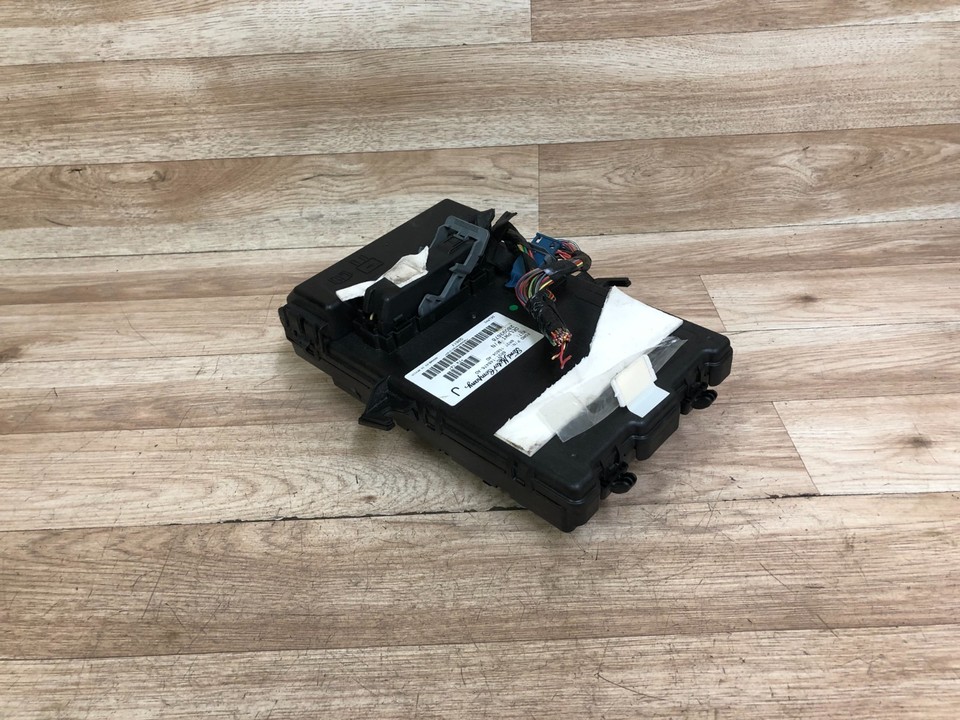 FORD MUSTANG OEM FRONT BODY CONTROL MODULE BCM SAM FUSE BOX FUSES BLOCK ...