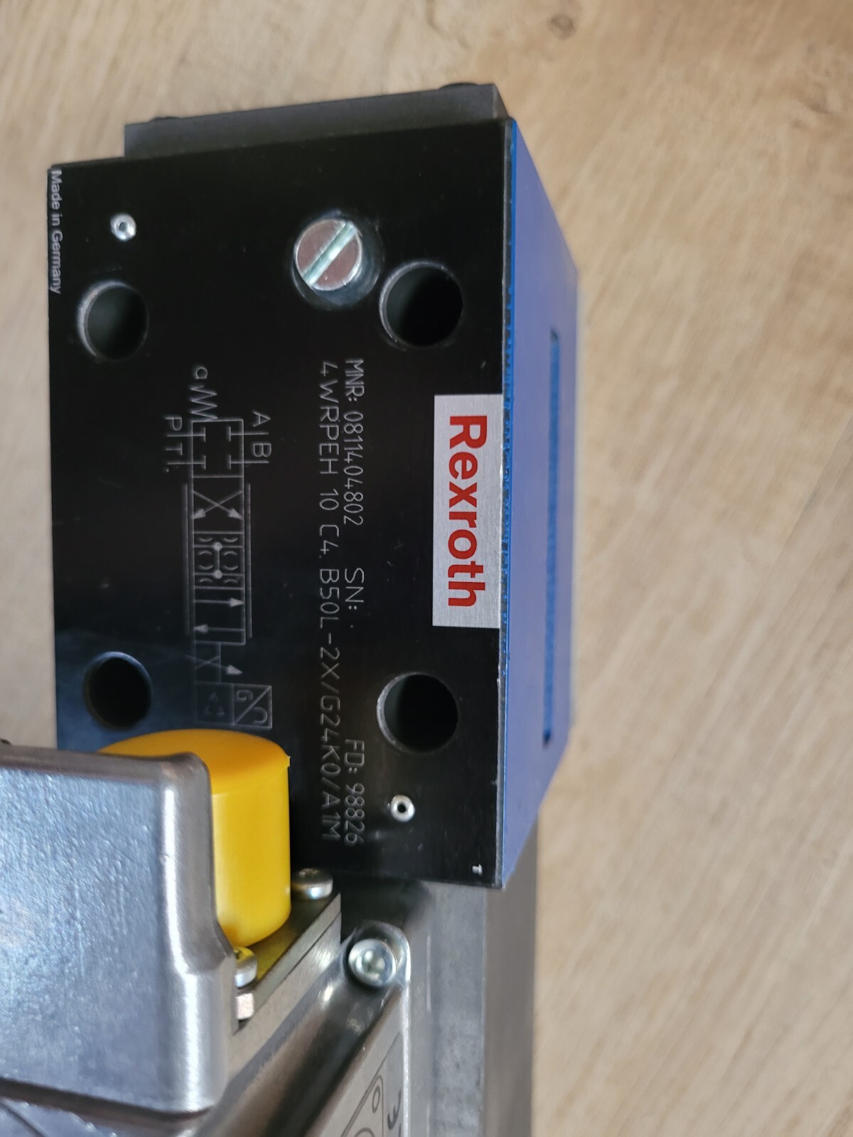 Rexroth - Bosch 0811404802 - 4WRPEH10C4B50L-2X/G24K0/A1M | eBay