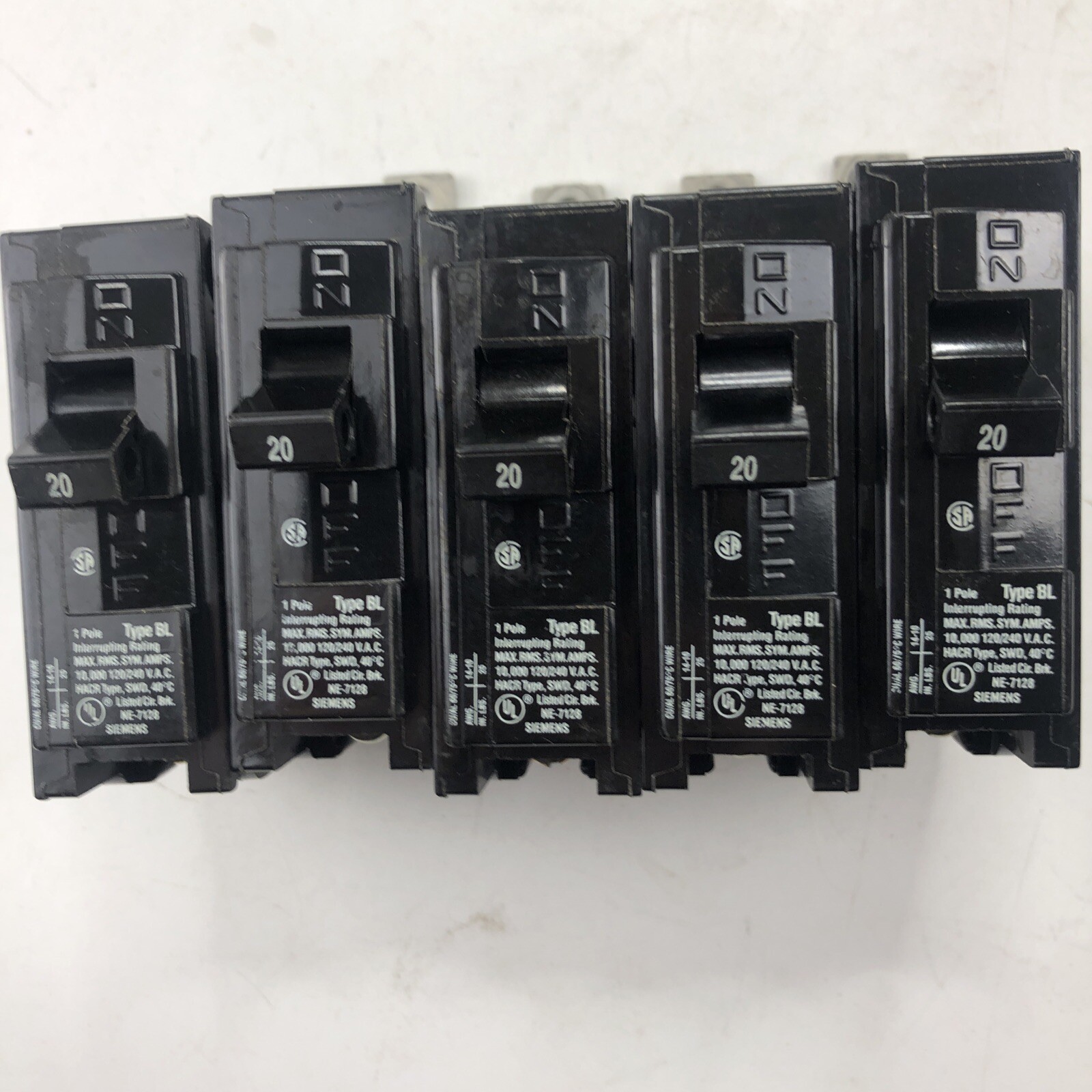(Lot of 5) B120 SIEMENS BL 1 pole 20 amp 120v Bolt On Circuit Breaker ...