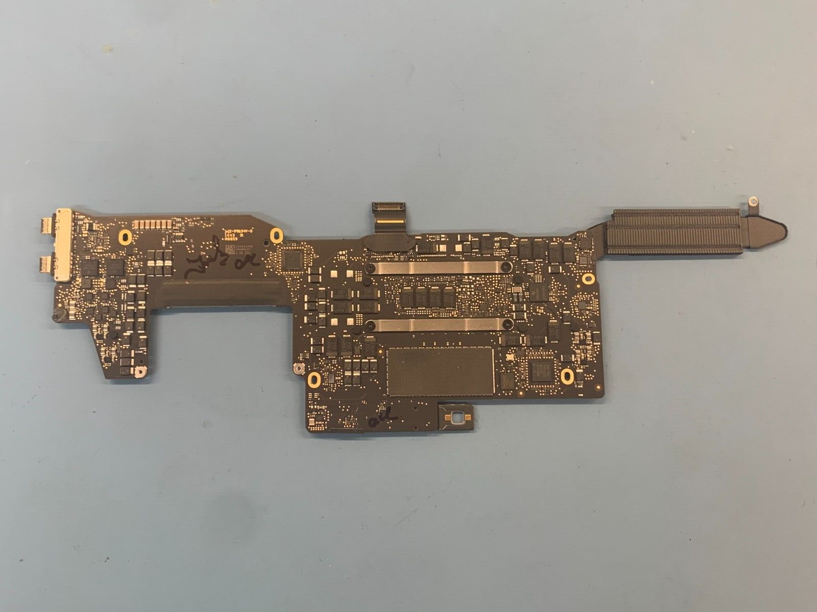 Logic Board for Apple MacBook Pro 13” A1708 2017 2.3GHz i5 8GB RAM 820 ...