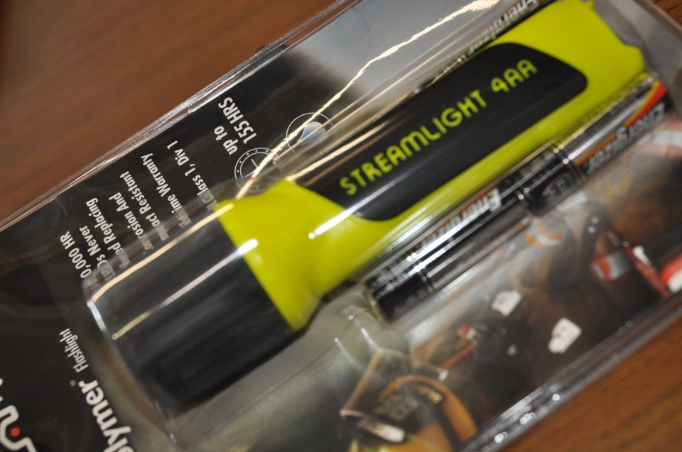 4AA LED ProPolymer® Flashlight w/White LEDs w/out Alkaline Batteries in ...