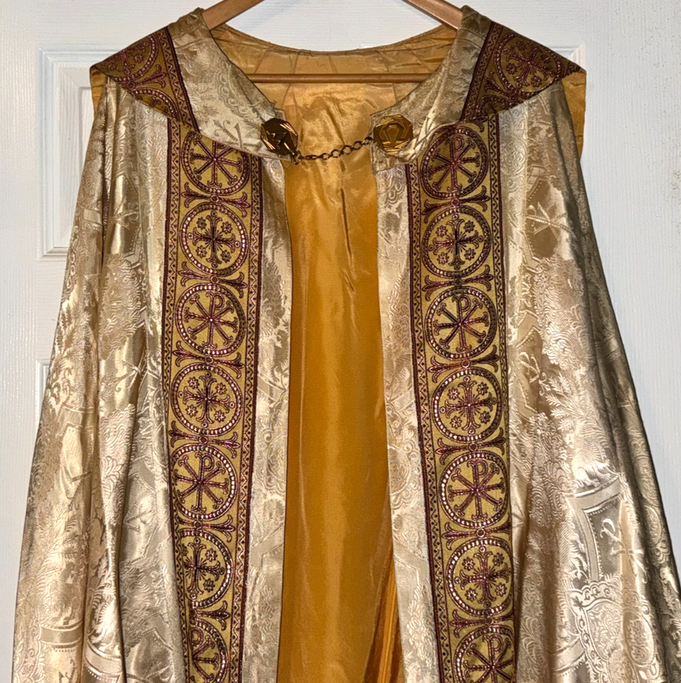 GORGEOUS VINTAGE CATHOLIC PRIESTS IVORY BROCADE GOLD & RED COPE ...