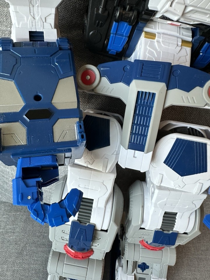 Hasbro F2986 Legacy Titan Metroplex 21.9in. Action Figure No Box | eBay