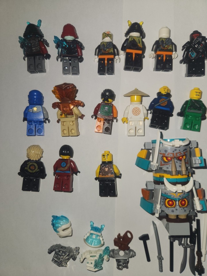 Lego NINJAGO 17 MINIFIGURE LOT ACCESSORIES SWORDS HELMETS ARMOR SNAKE ...
