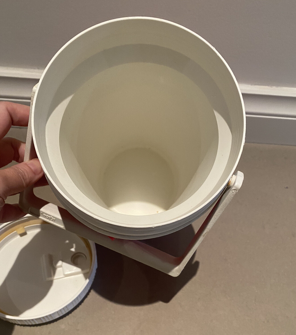 Pizza Hut Vintage Igloo 1/2 Gallon Water Jug Esky 1980s | eBay Australia