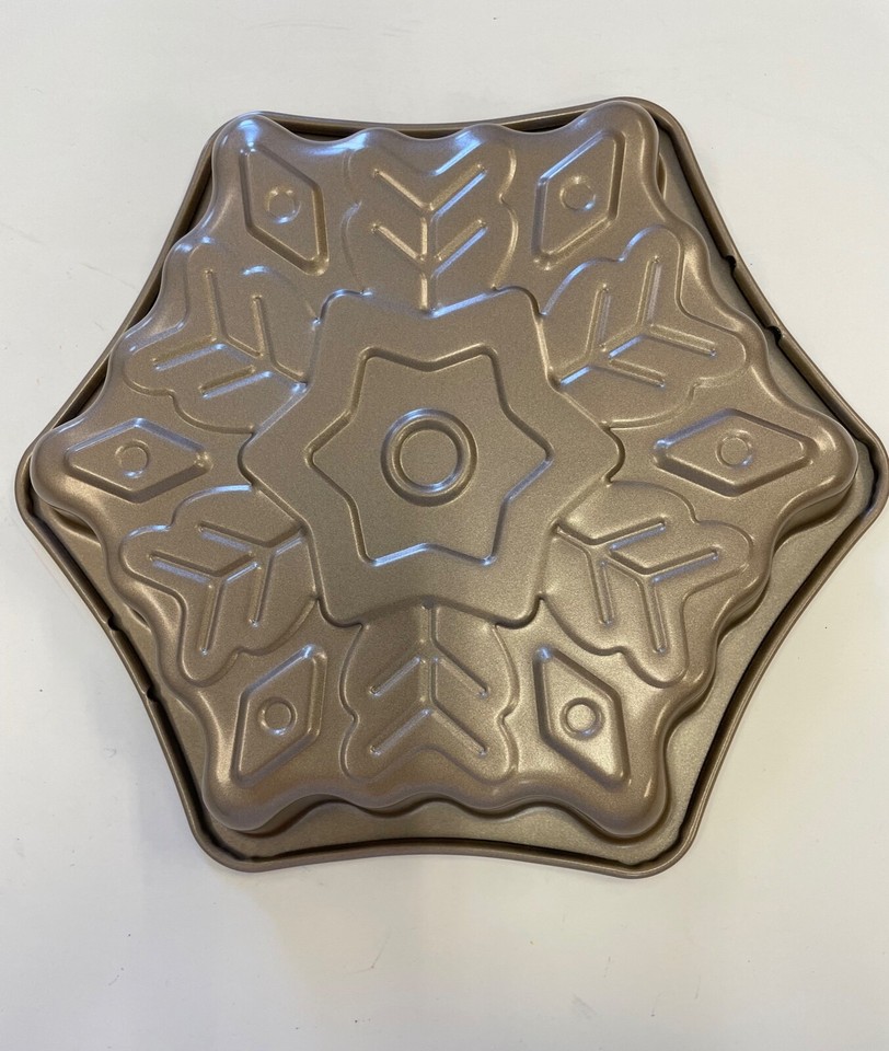 Celebrate It Snowflake Cake Non Stick Baking Pan Bakeware Xmas Frozen ...