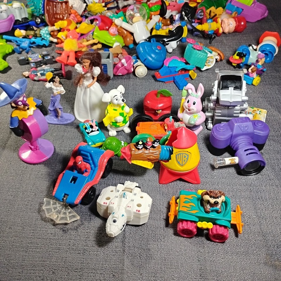 Huge Lot Fast Food Meal Toys 90s / 2000s Disney Animaniacs VR Troopeers ...