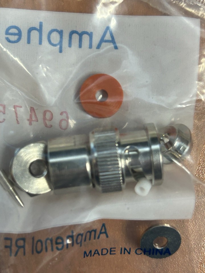 AMPHENOL 69475 Conn BNC 0Hz to 4GHz 50 Ohm Solder ST Cable Mount New In ...