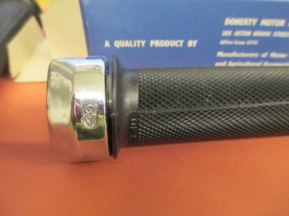 NOS GENUINE DOHERTY 7/8 TWIST GRIP THROTTLE TRIUMPH BSA NORTON GARAGE ...