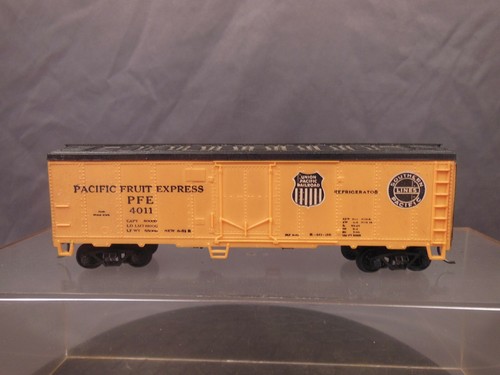 HO SCALE PFE 4011 40' REEFER | eBay