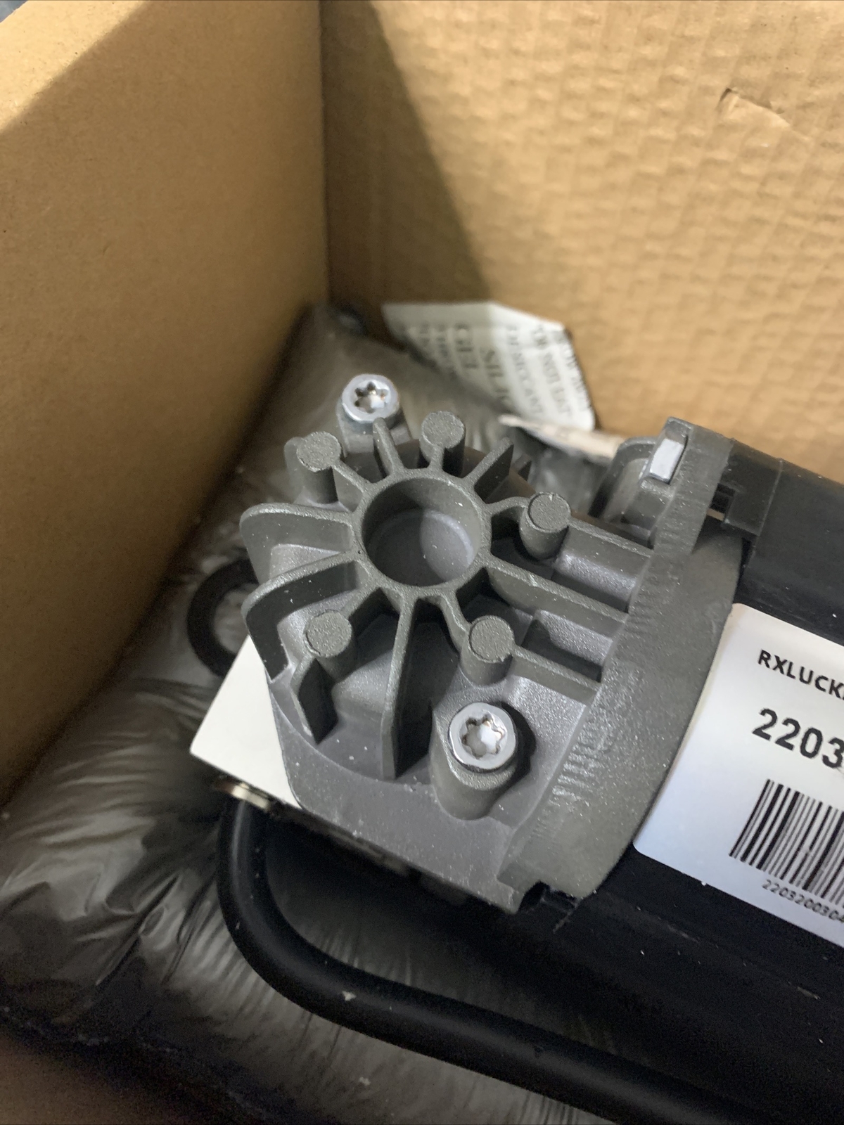 RXLuckies Air Suspension Compressor For Mercedes-Benz - 2203200304 - RX ...