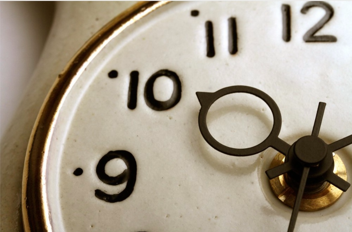 SETO yaki White Lucky Cat Manekineko Pendulum Wall Clock Pottery SETO ...