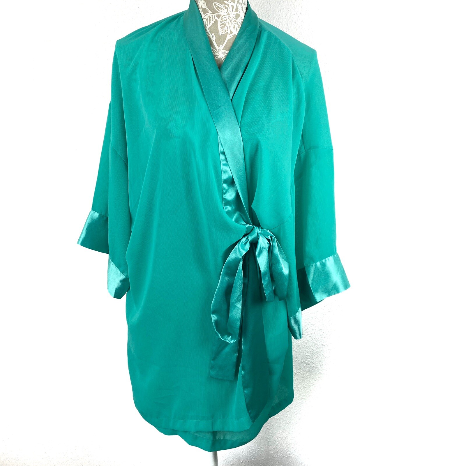 Victoria’s Secret Green Sheer Satin Robe - Gem