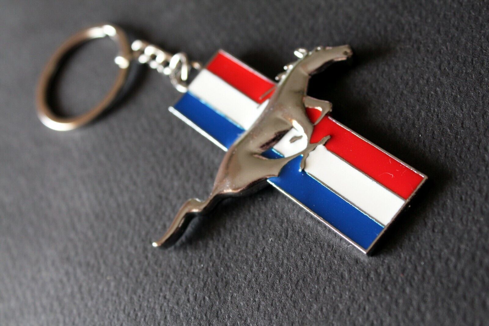 Nice Classic Metal Keychain For Ford Mustang Pony Horse V6 V8 GT 3.7L 4 ...