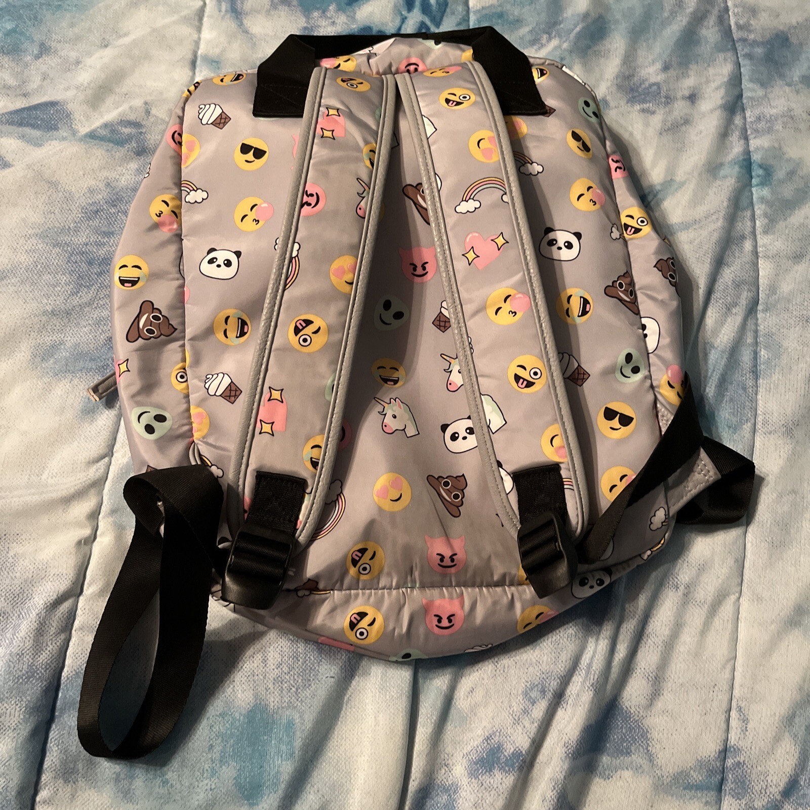 No Boundaries Gray Emoji Square Backpack - Gem